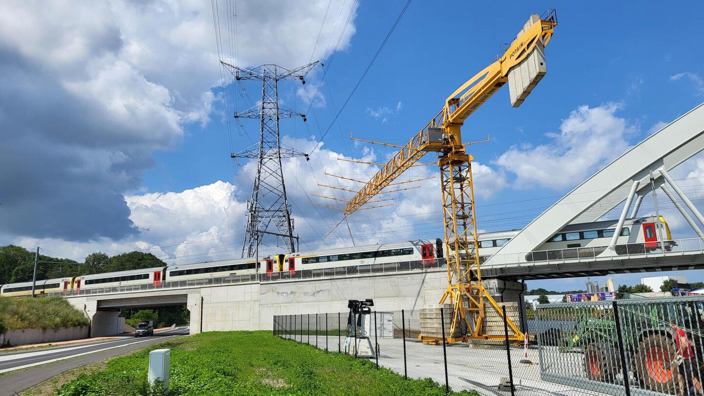 Elia vernieuwt hoogspanningslijnen tussen Kempen en Limburg: “Broodnodig want stroomverbruik ...